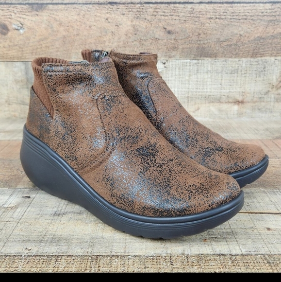 Bzees | Shoes | Bzees Weekend Women Ankle Boots Black Brown Side Zip ...